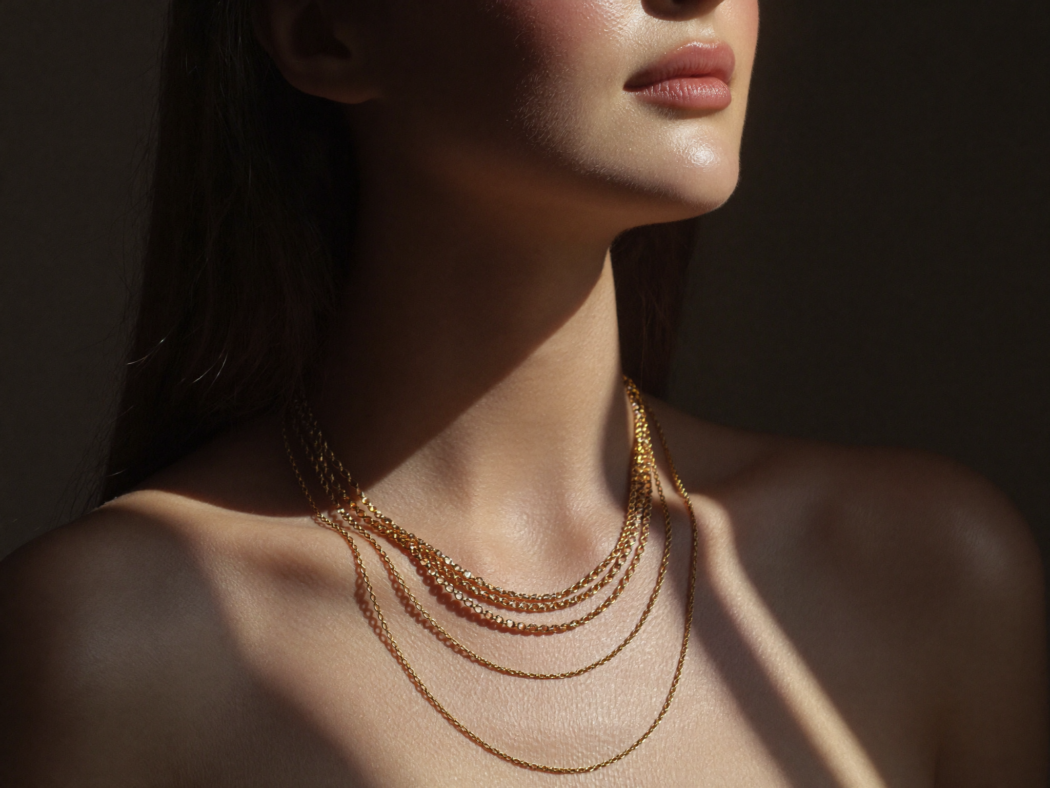 Best Hypoallergenic Necklaces for Sensitive Skin 2026 – Caeli Jewelry